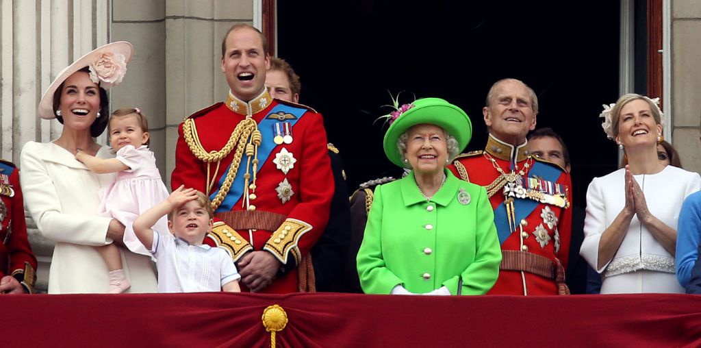 Royal Family - FACEinHOLE